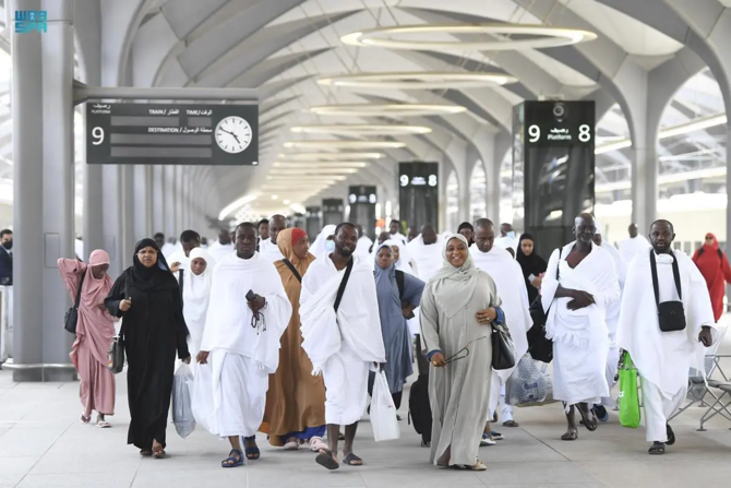 Pilgrims arrive in Makkah via Haramain express train, the fastest ...