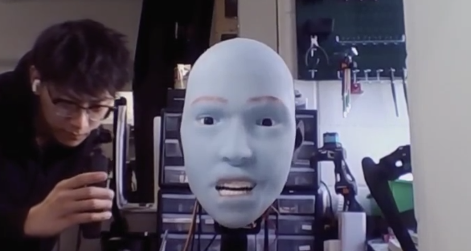 Latest Robot Predicts Human Facial Expressions and Interacts with Them ...